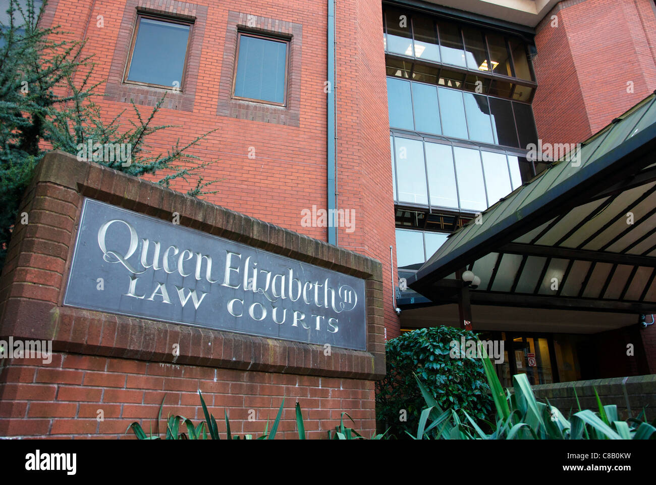Queen elizabeth ii law courts hi-res stock photography and images - Alamy