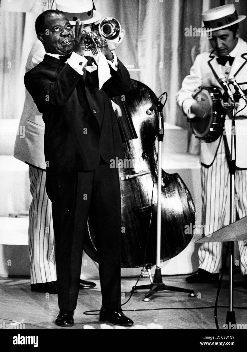 Louis armstrong louis armstrong louis hi-res stock photography and ...