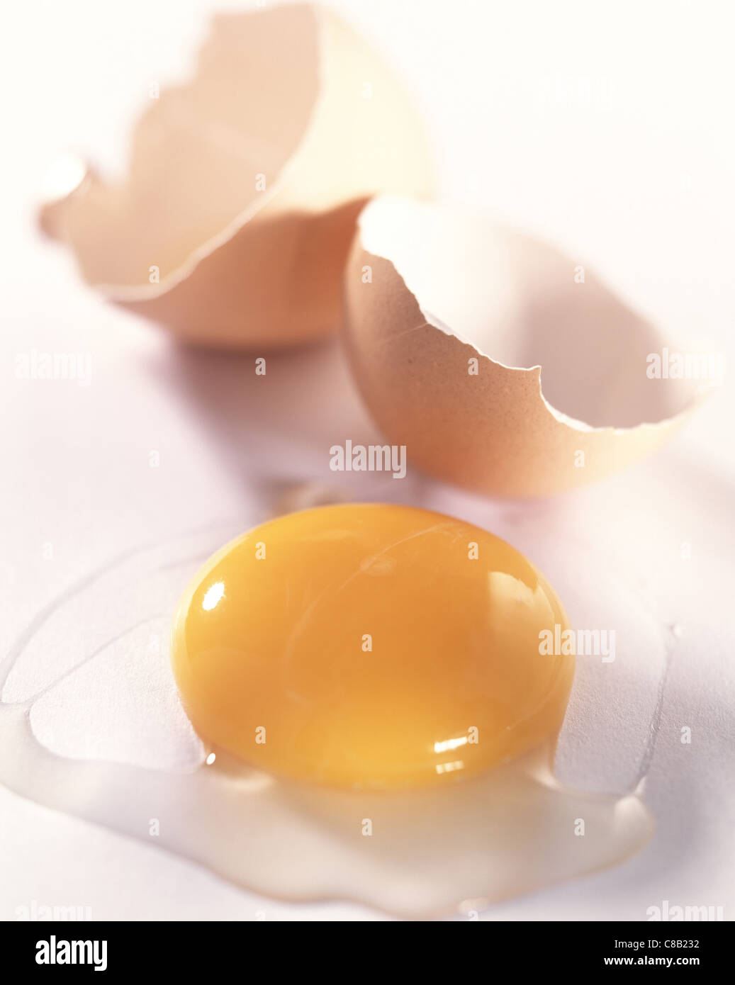 Egg yolk and egg shell Stock Photo - Alamy