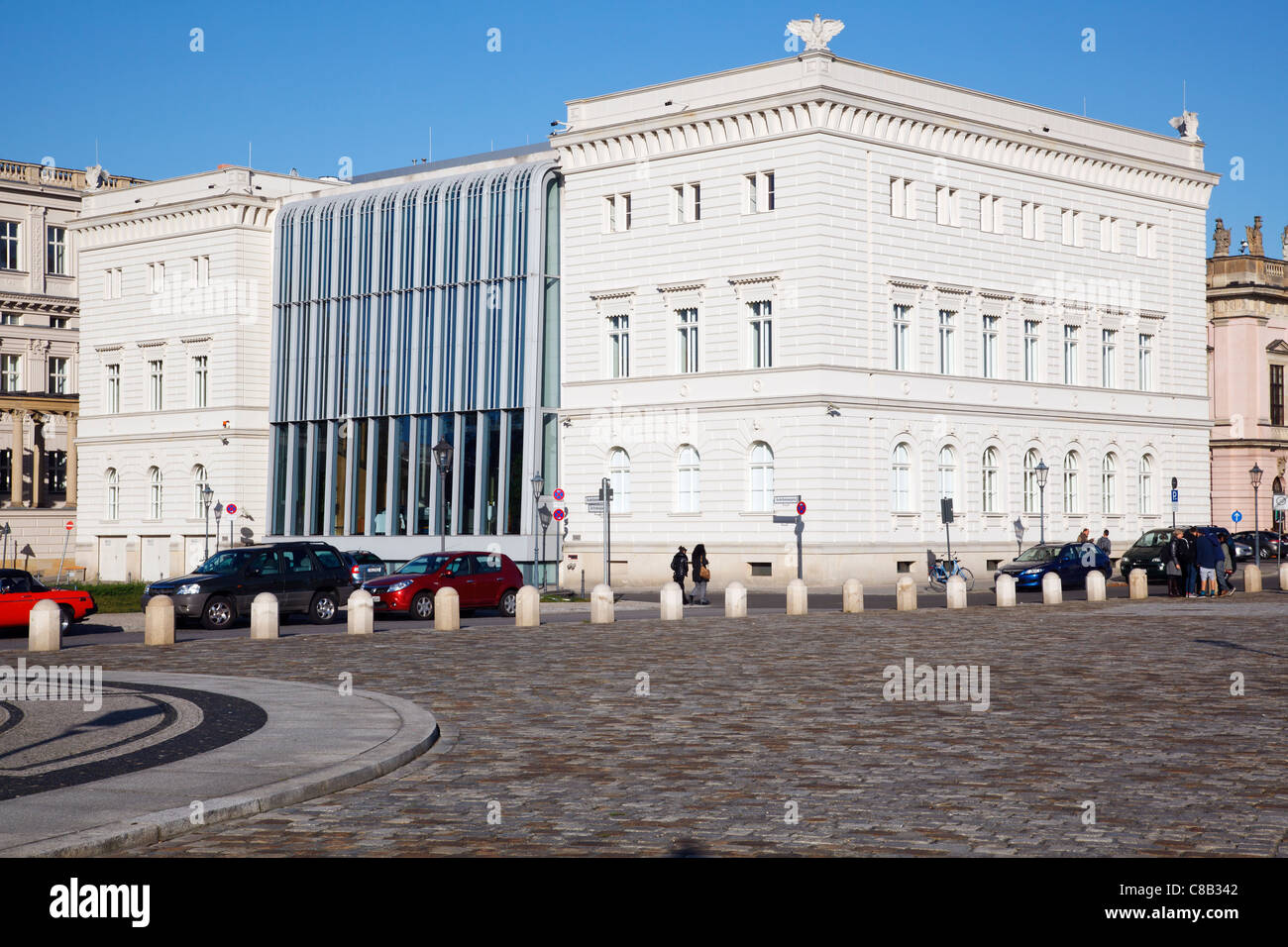Bertelsmann Building Stock Photos & Bertelsmann Building Stock Images ...