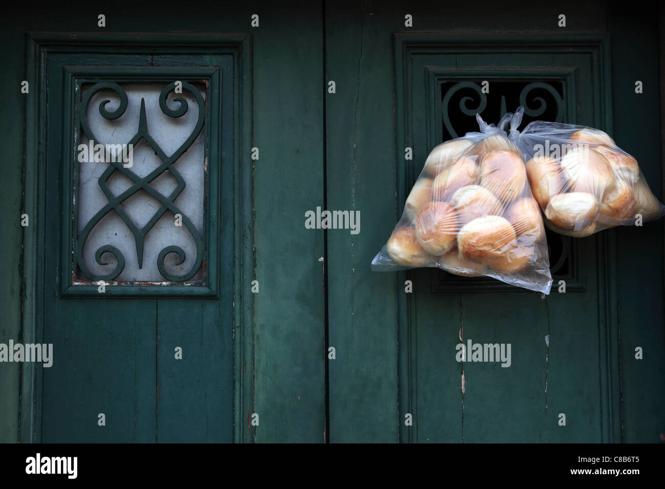 Bread delivered to a home hi-res stock photography and images - Alamy