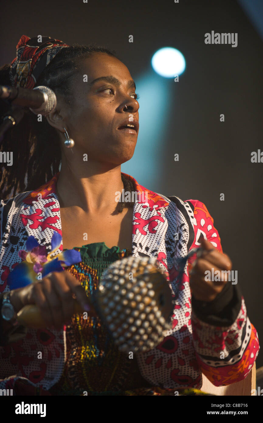 Helen McDonald vocals & percussion performing on stage with Keith ...