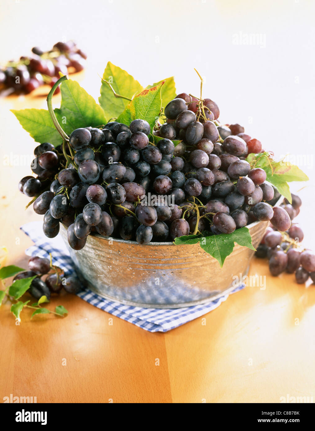 Bunches of Muscat grapes Stock Photo - Alamy