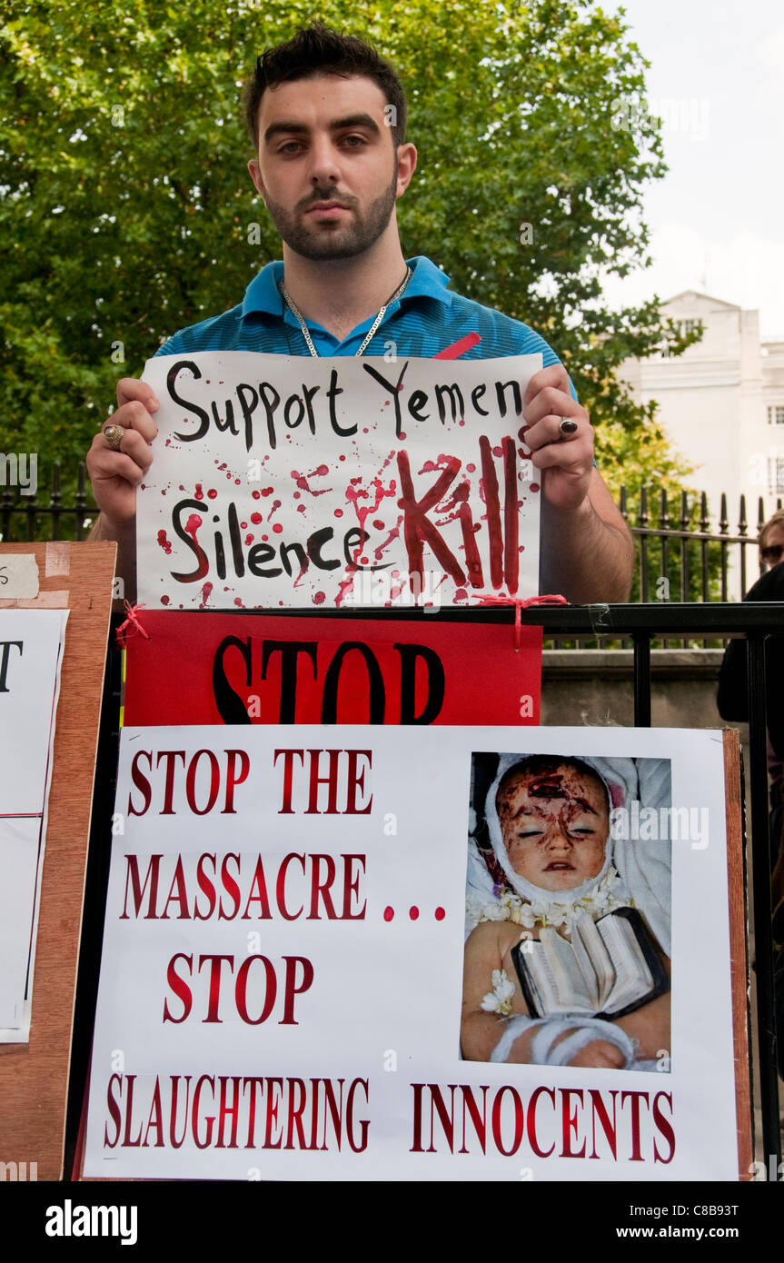 Yemen protest against government oppression outside Downing Street ...