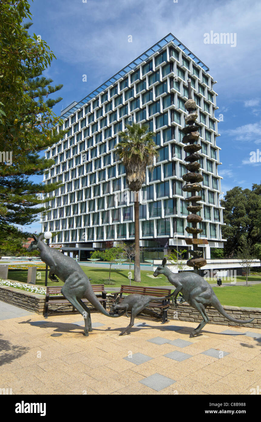 Kangaroo statues and Ore Obelisk artwork in front of Council House on ...