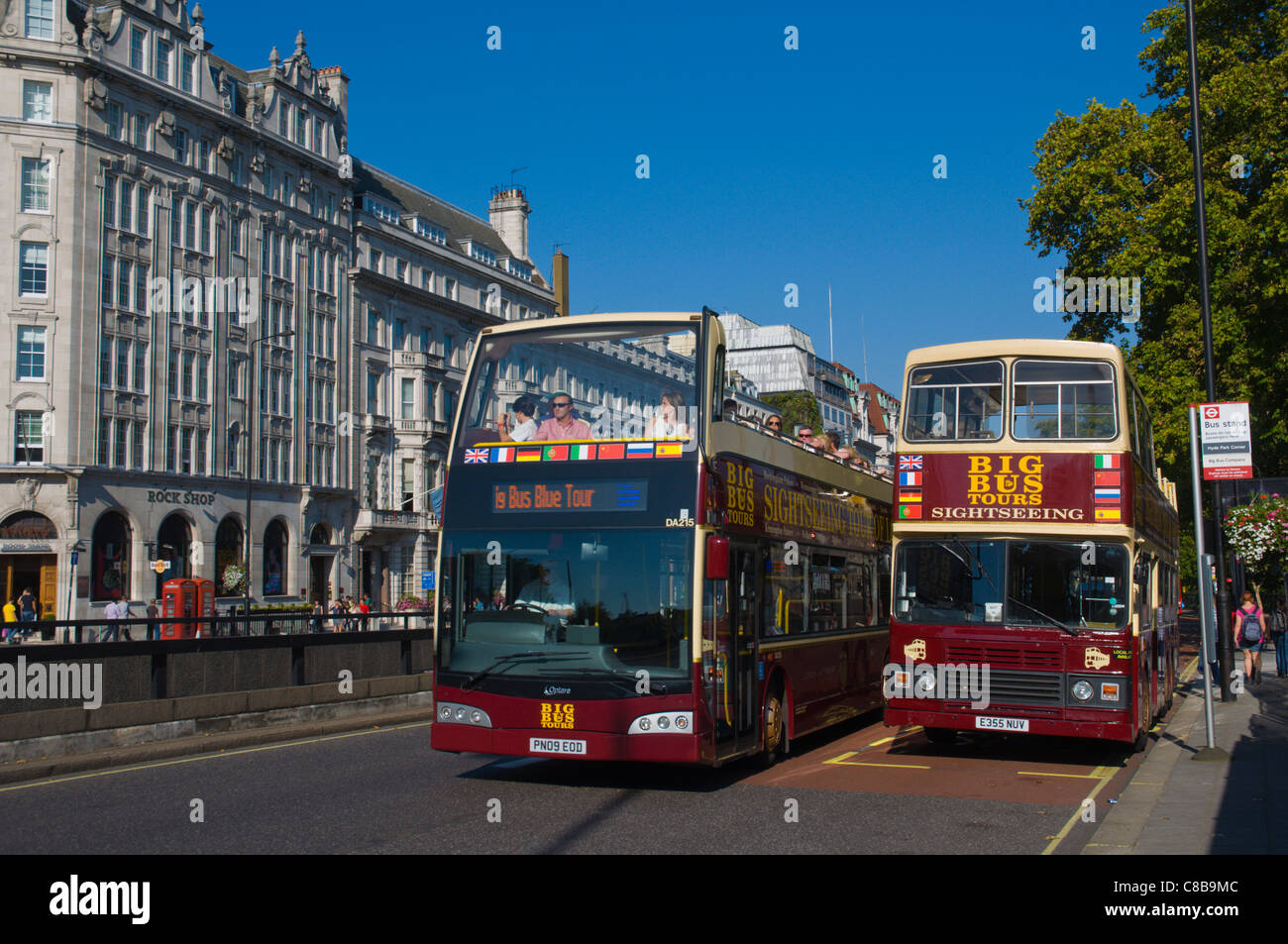 Big bus tour london hi-res stock photography and images - Alamy