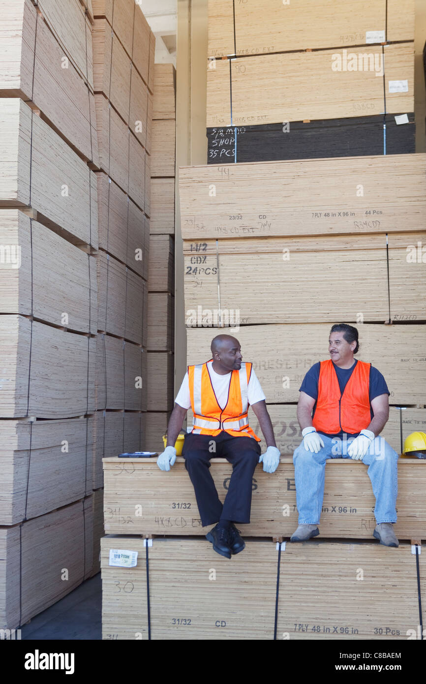 Men taking hi-res stock photography and images - Alamy