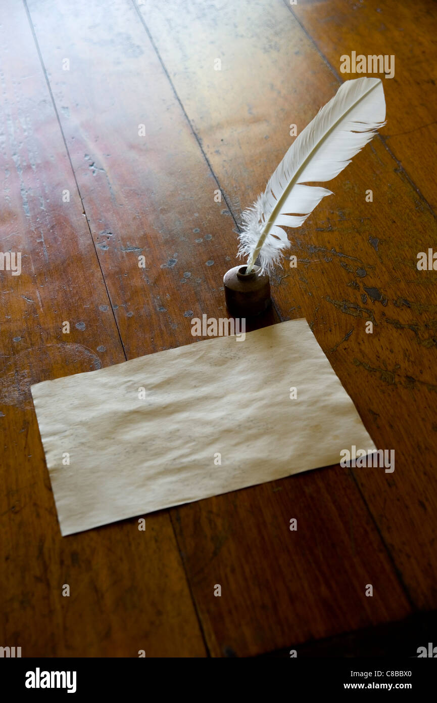 quill and paper Stock Photo - Alamy