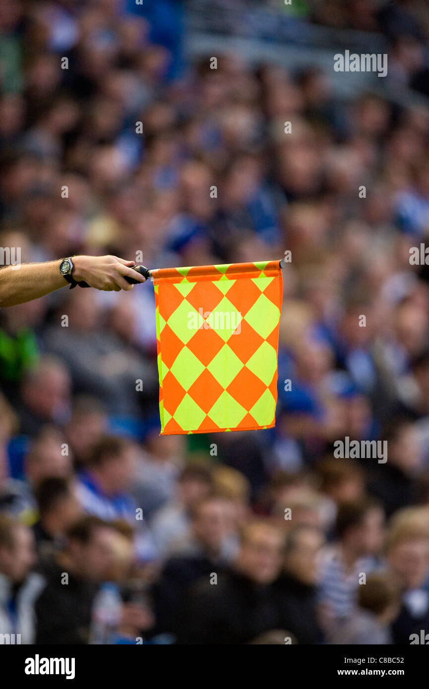 Crowd football ground flag hi-res stock photography and images - Alamy