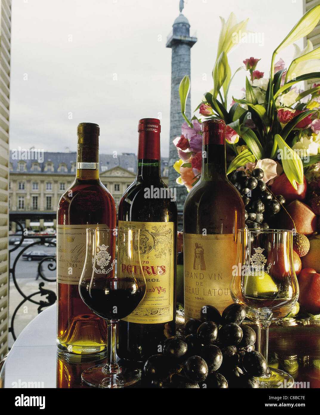 Ritz bar paris hi-res stock photography and images - Alamy