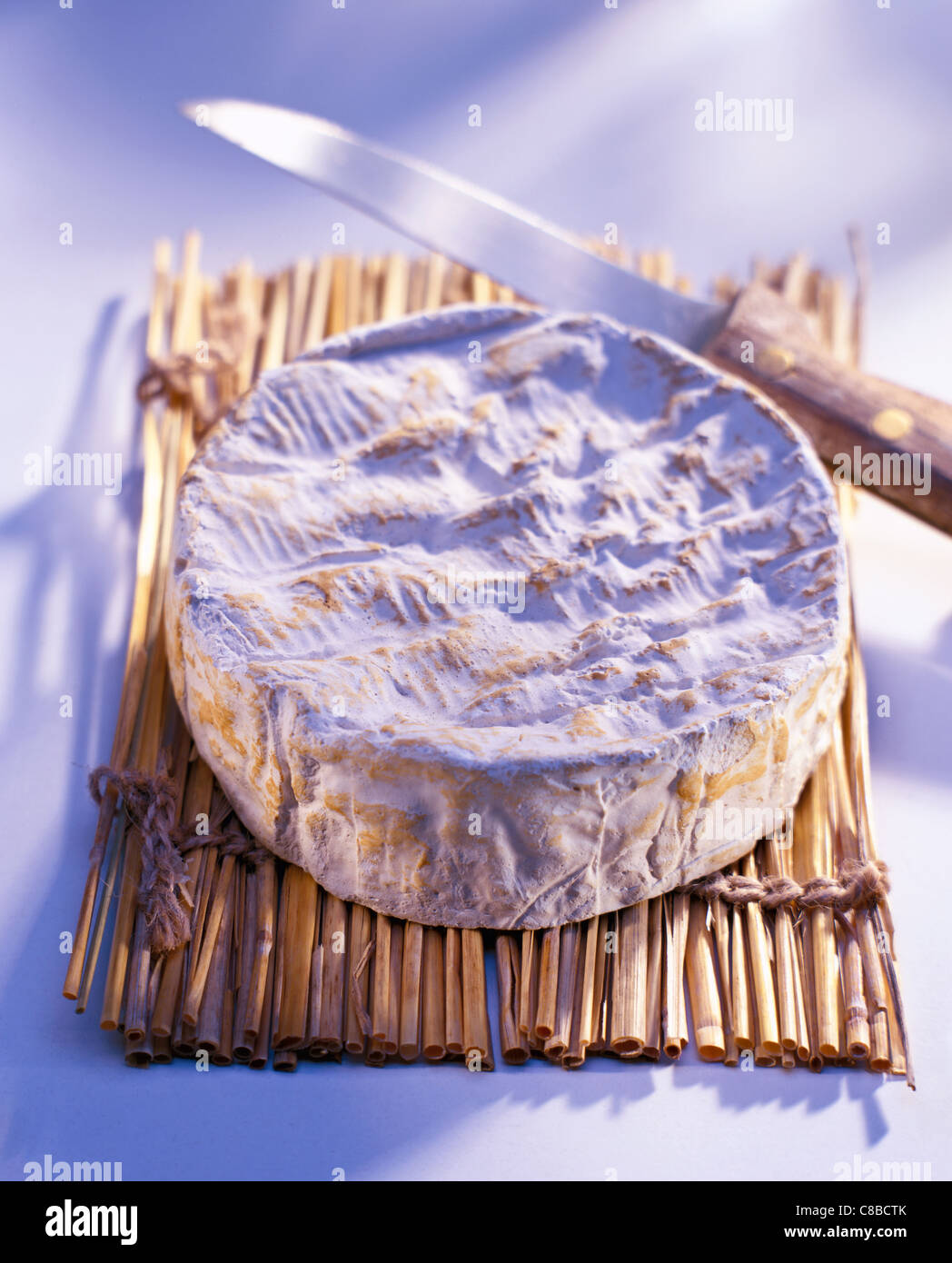camembert and knife Stock Photo - Alamy