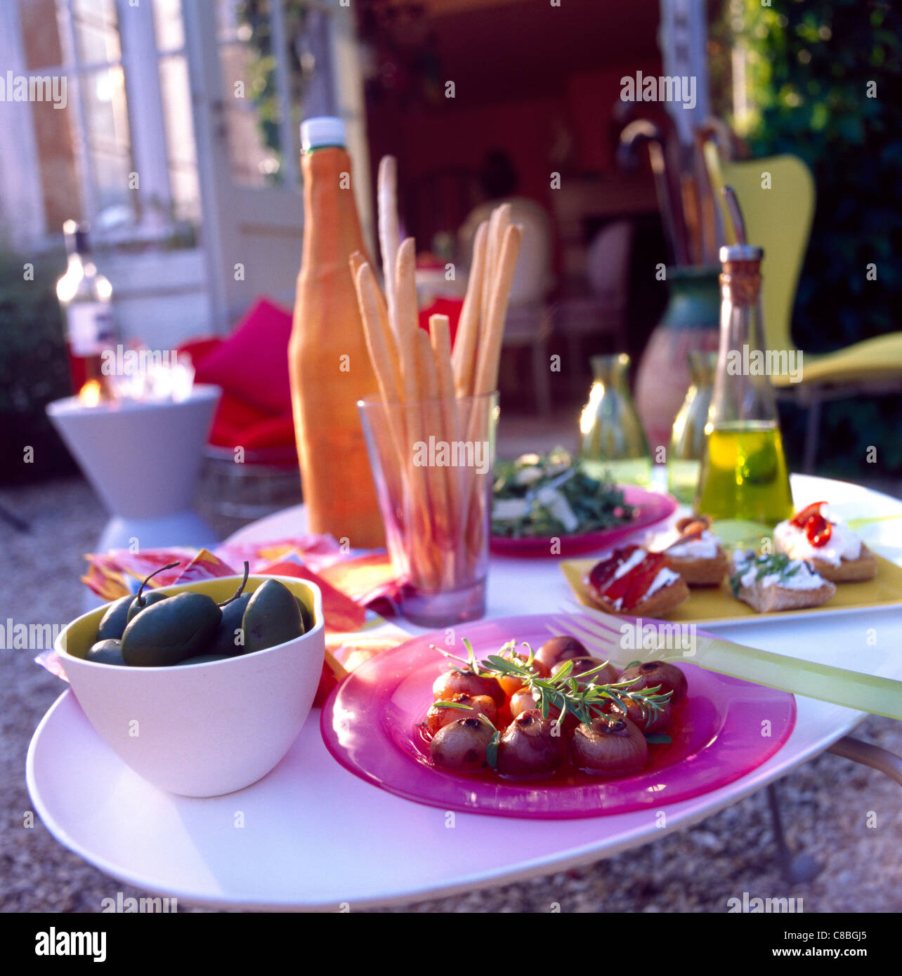 Onions in Balsamic vinegar, frizzy lettuce, Rocket and spinach ...