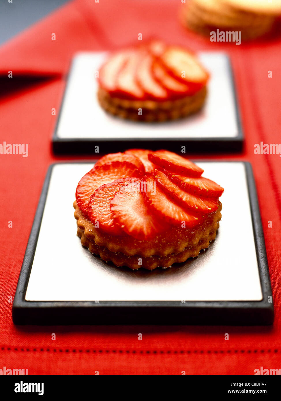 individual strawberry tarts Stock Photo - Alamy