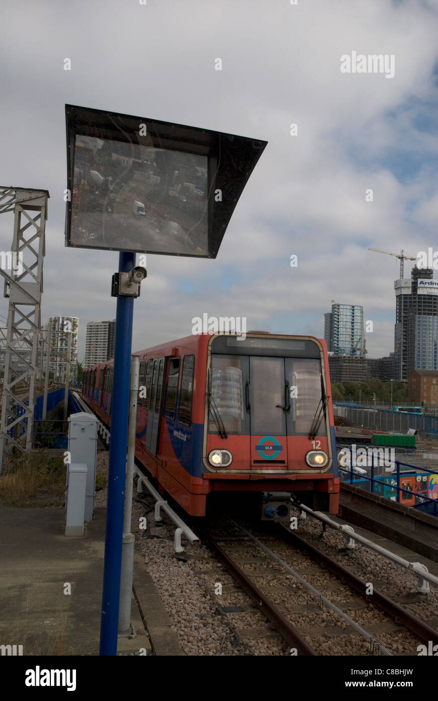 Dlr london hi-res stock photography and images - Alamy
