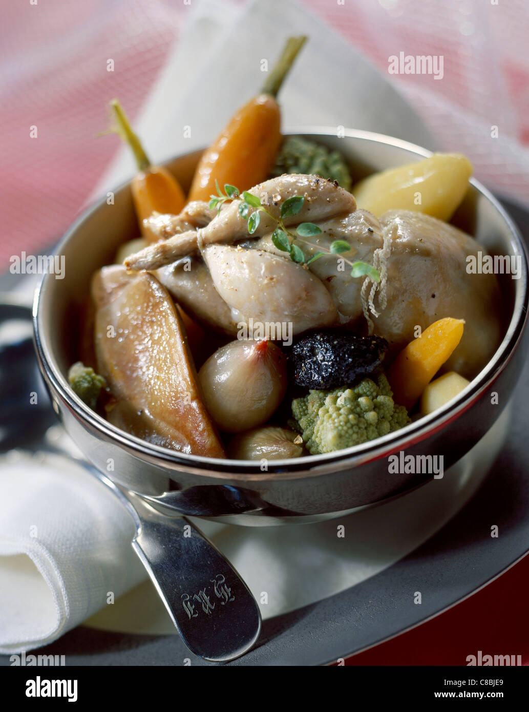 Quail stew hi-res stock photography and images - Alamy