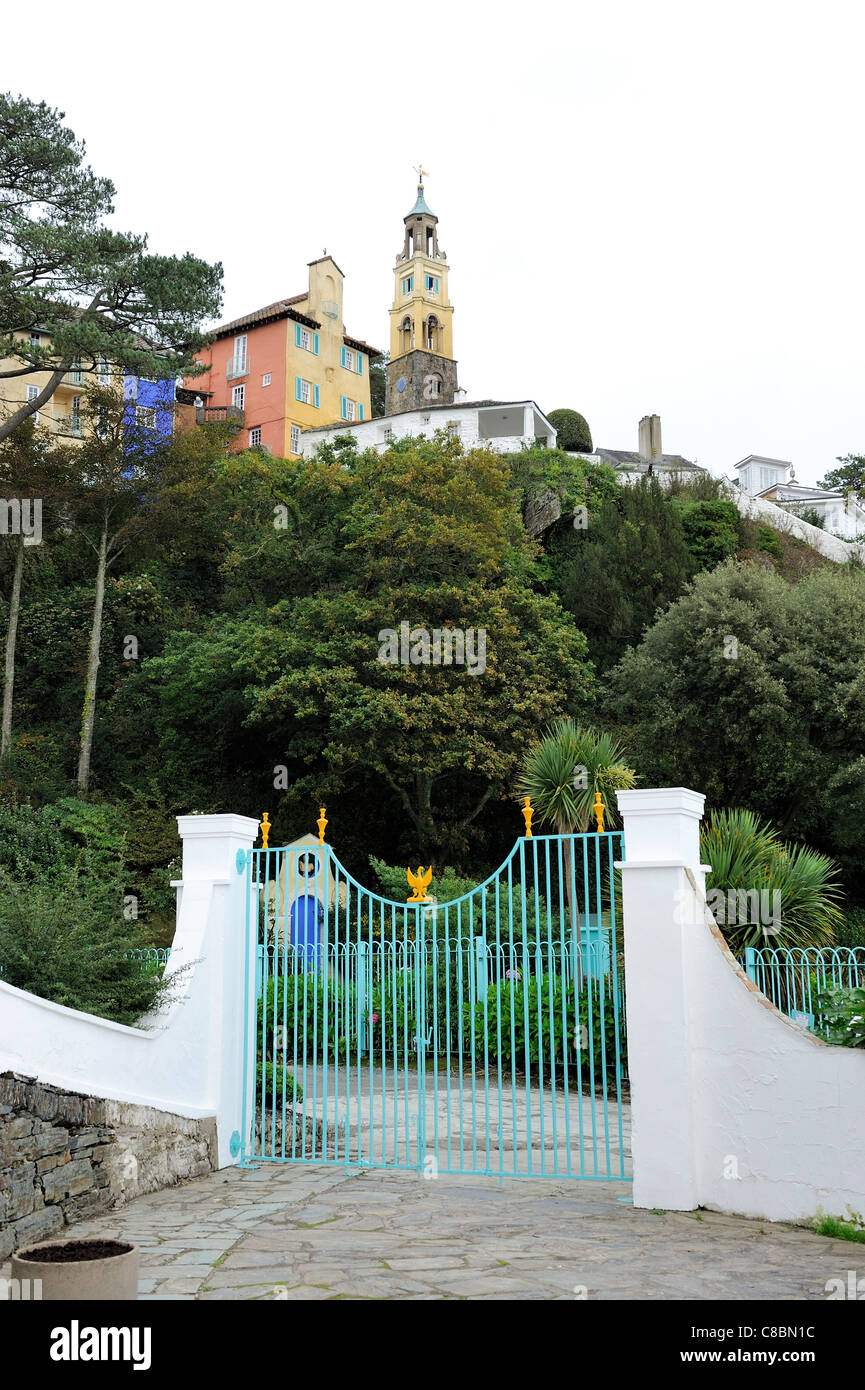 blue gates in portmeirion gwynedd north wales uk Stock Photo - Alamy