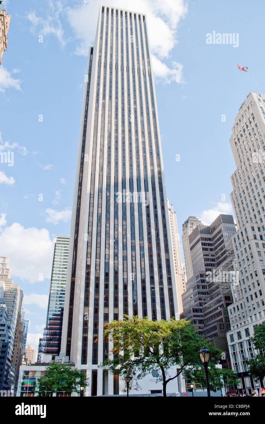 A sky scraper in New York City Stock Photo - Alamy