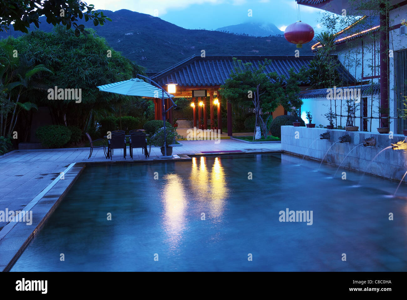 Chinese water dragon statue hi-res stock photography and images - Alamy