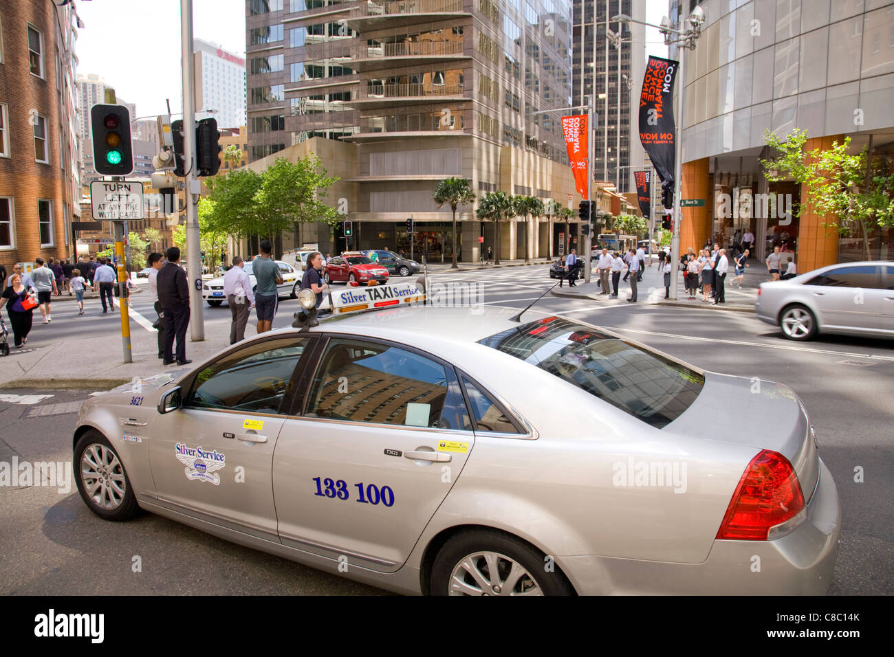 Silver taxi hi-res stock photography and images - Alamy