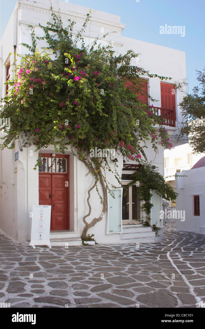 Store front mykonos hi-res stock photography and images - Alamy