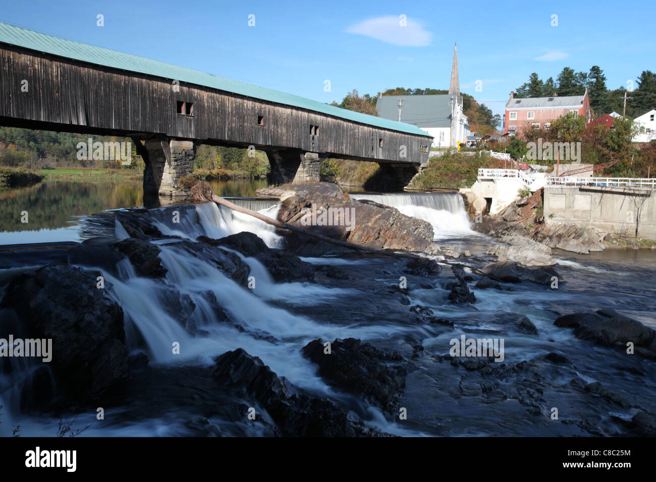 Wooden covered bridge in Bath, New Hampshire, USA Stock Photo - Alamy