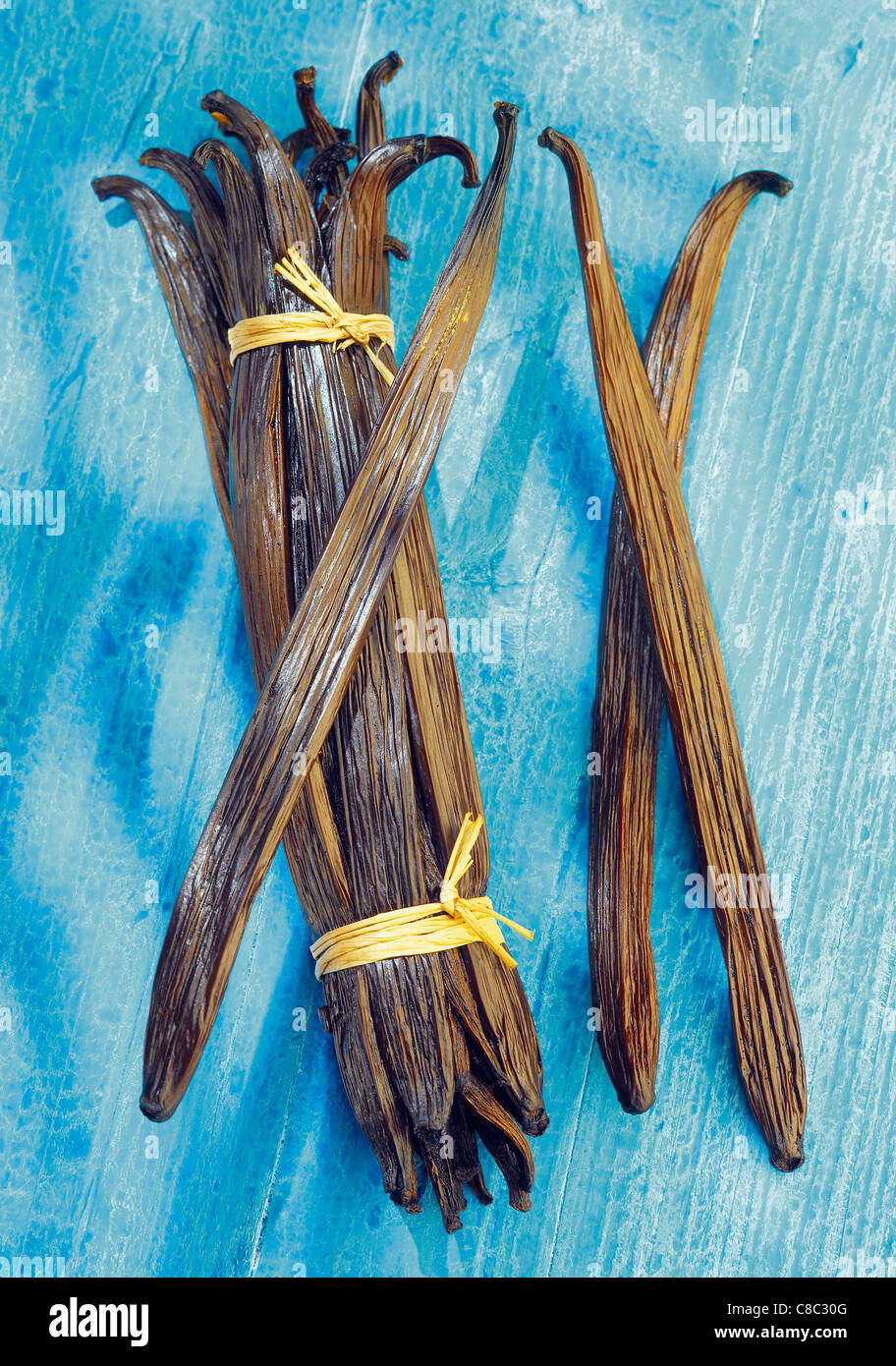 Vanilla pods bundle hi-res stock photography and images - Alamy