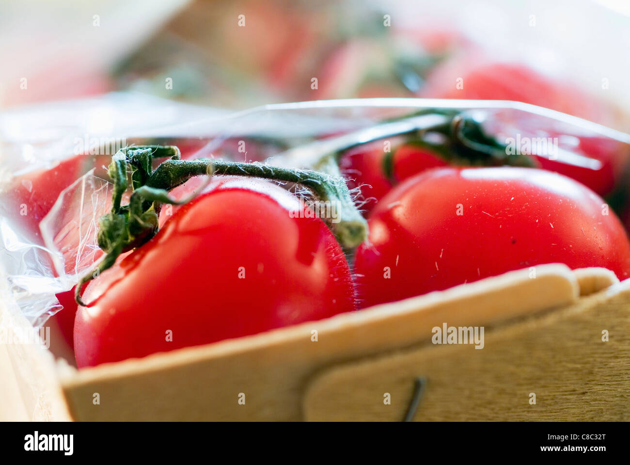punnet of tomatoes Stock Photo - Alamy