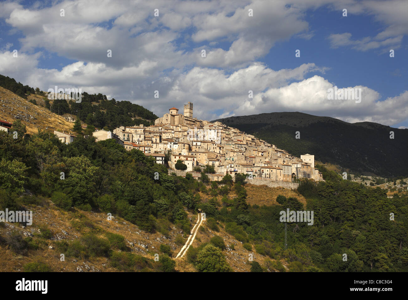 Castel del Monte in Abruzzo, Italy Stock Photo - Alamy