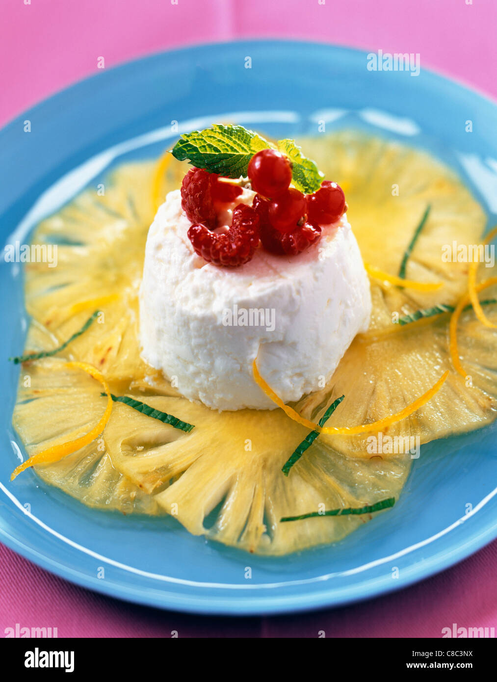 Fromage Frais Raspberry High Resolution Stock Photography and Images ...