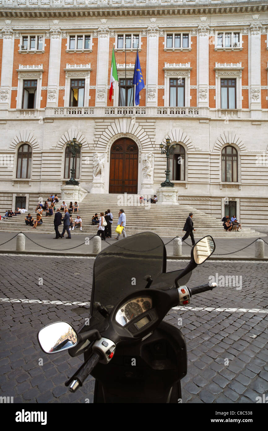 The italian parliament building in rome hi-res stock photography and ...