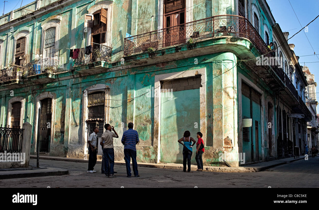 Old building corner front hi-res stock photography and images - Alamy