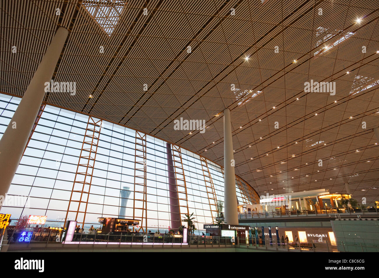 China airport interiors hi-res stock photography and images - Alamy