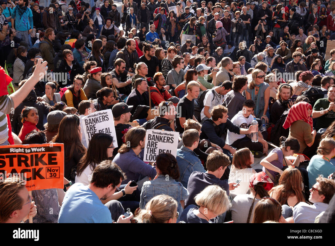 A crowd of around 2,000 assembles outside St Pauls Cathedral for the ...