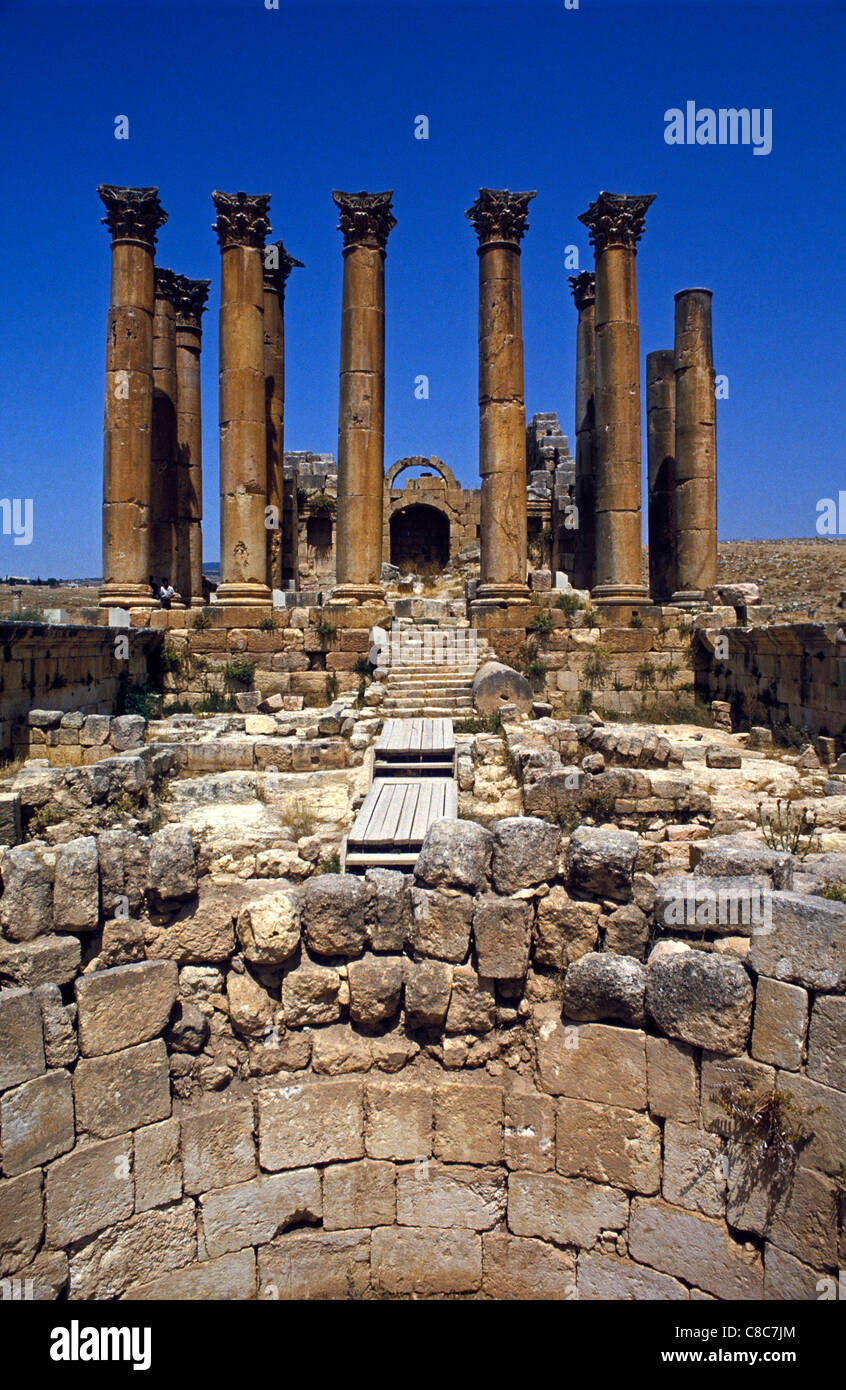 Temple of Artemis, Jerash, Jordan Stock Photo - Alamy
