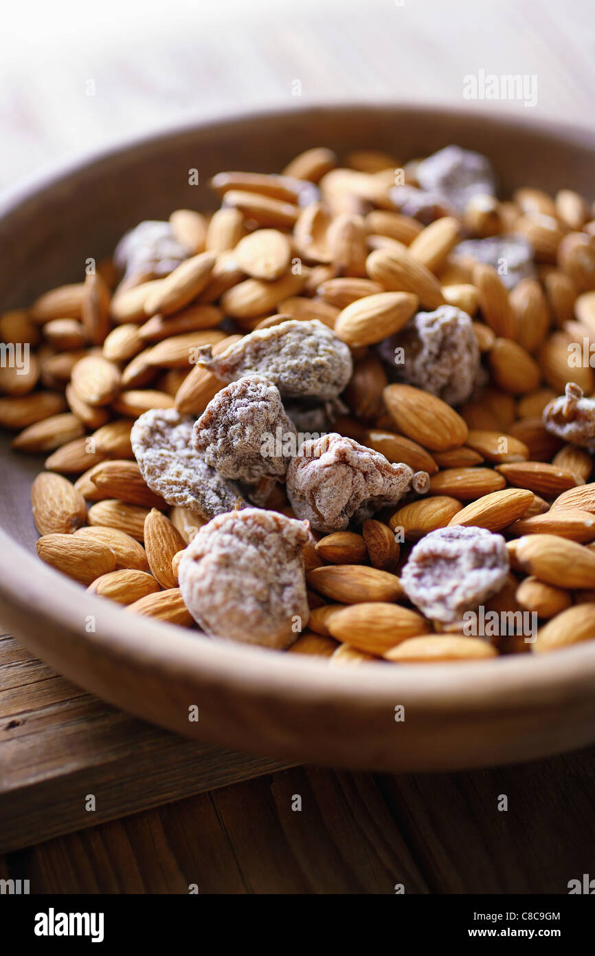 Dried almonds and figs Stock Photo - Alamy