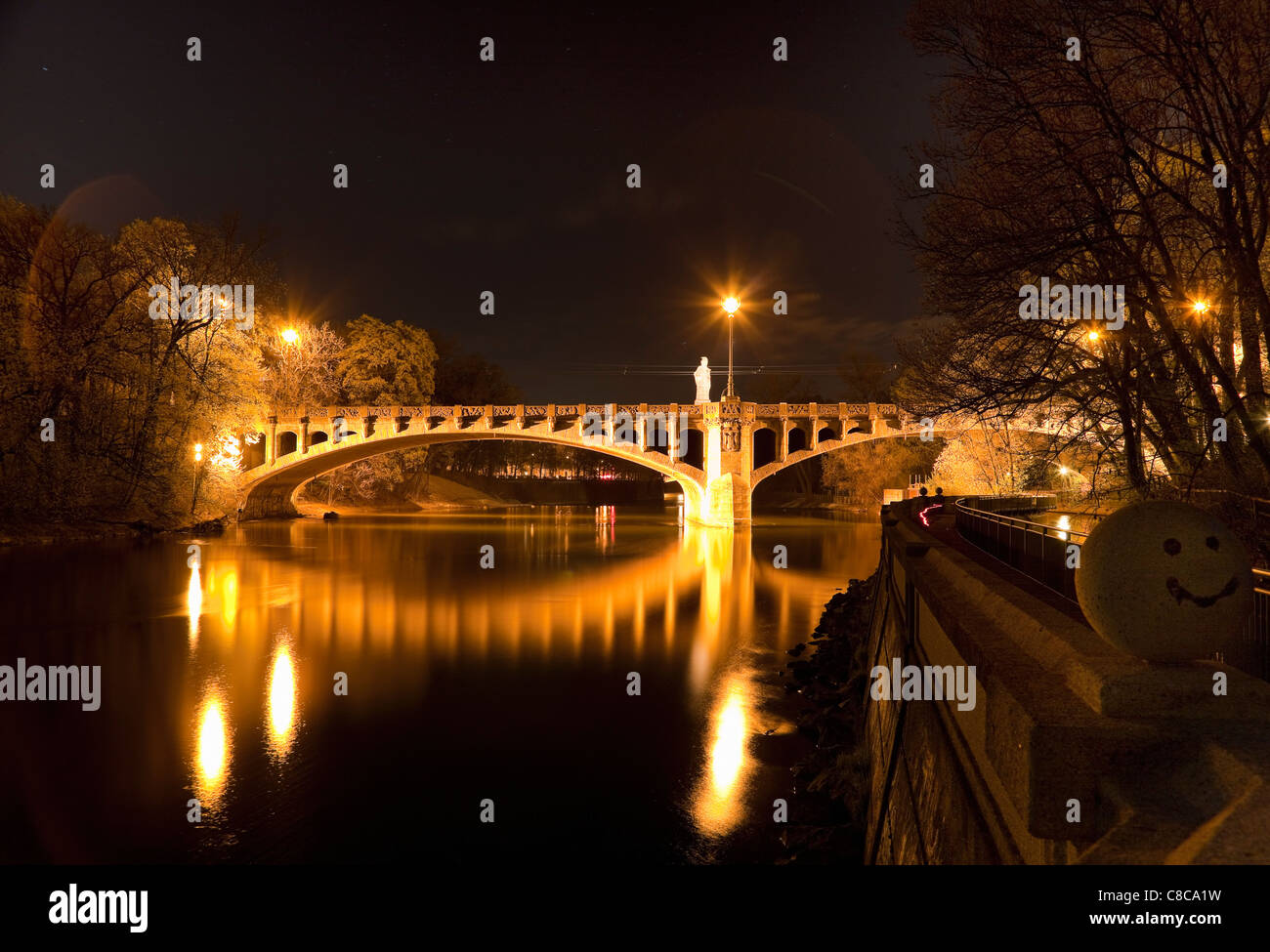 Bridge river night hi-res stock photography and images - Alamy
