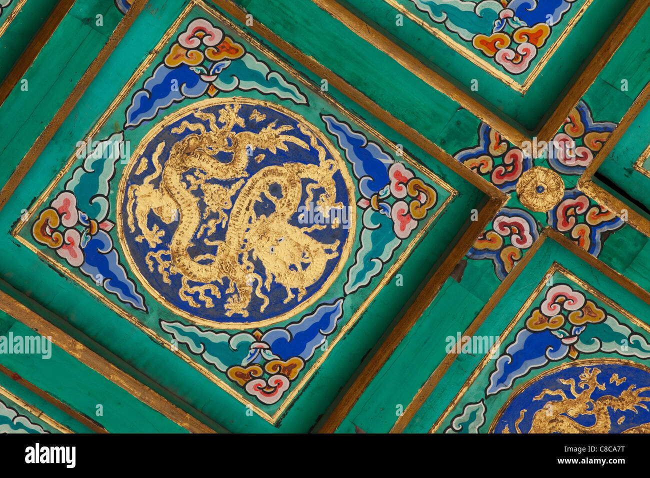 Interior ceiling chinese temple heaven hi-res stock photography and ...