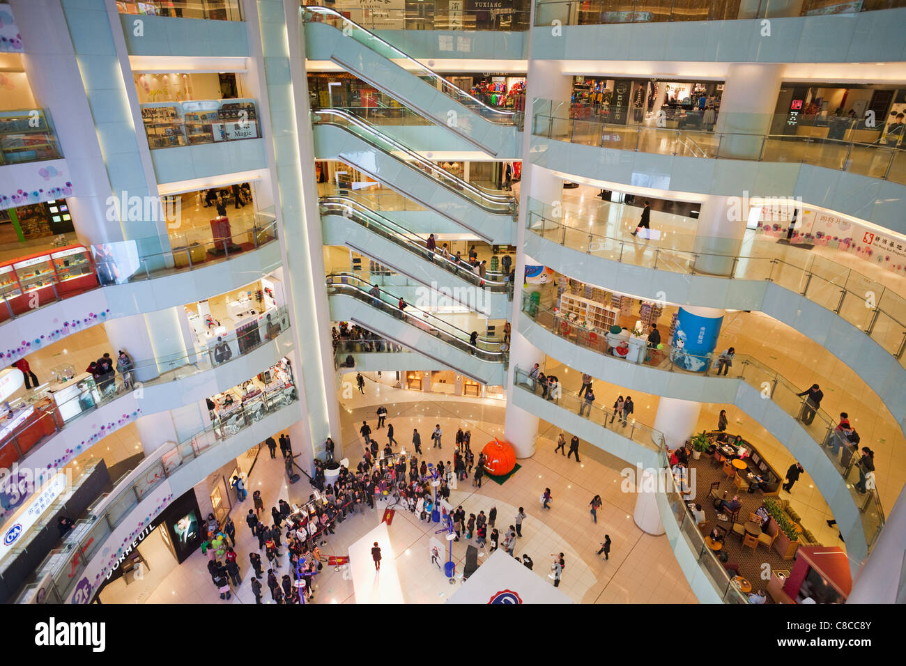 Apm department store hi-res stock photography and images - Alamy