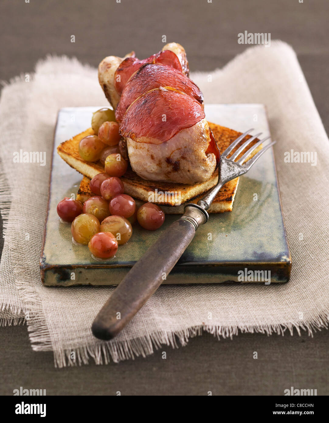 Quail stuffed hi-res stock photography and images - Alamy