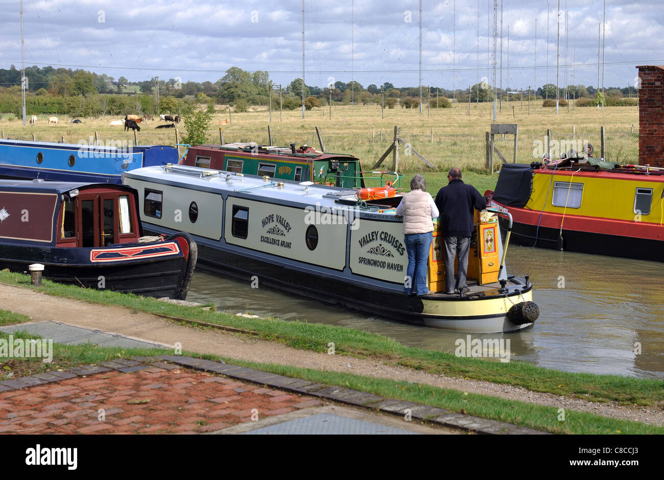 The Oxford Canal at Hillmorton Locks, Rugby, Warwickshire, England, UK ...