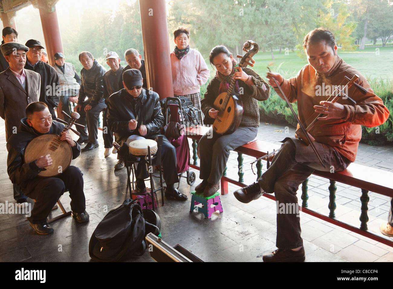 Playing chinese musical instruments hi-res stock photography and images ...