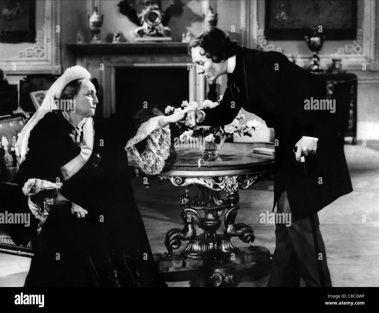 FAY COMPTON, JOHN GIELGUD, THE PRIME MINISTER, 1941 Stock Photo - Alamy