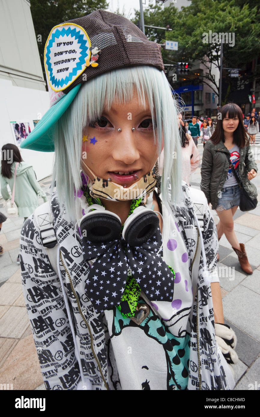 Young japanese costume tokyo hi-res stock photography and images - Alamy