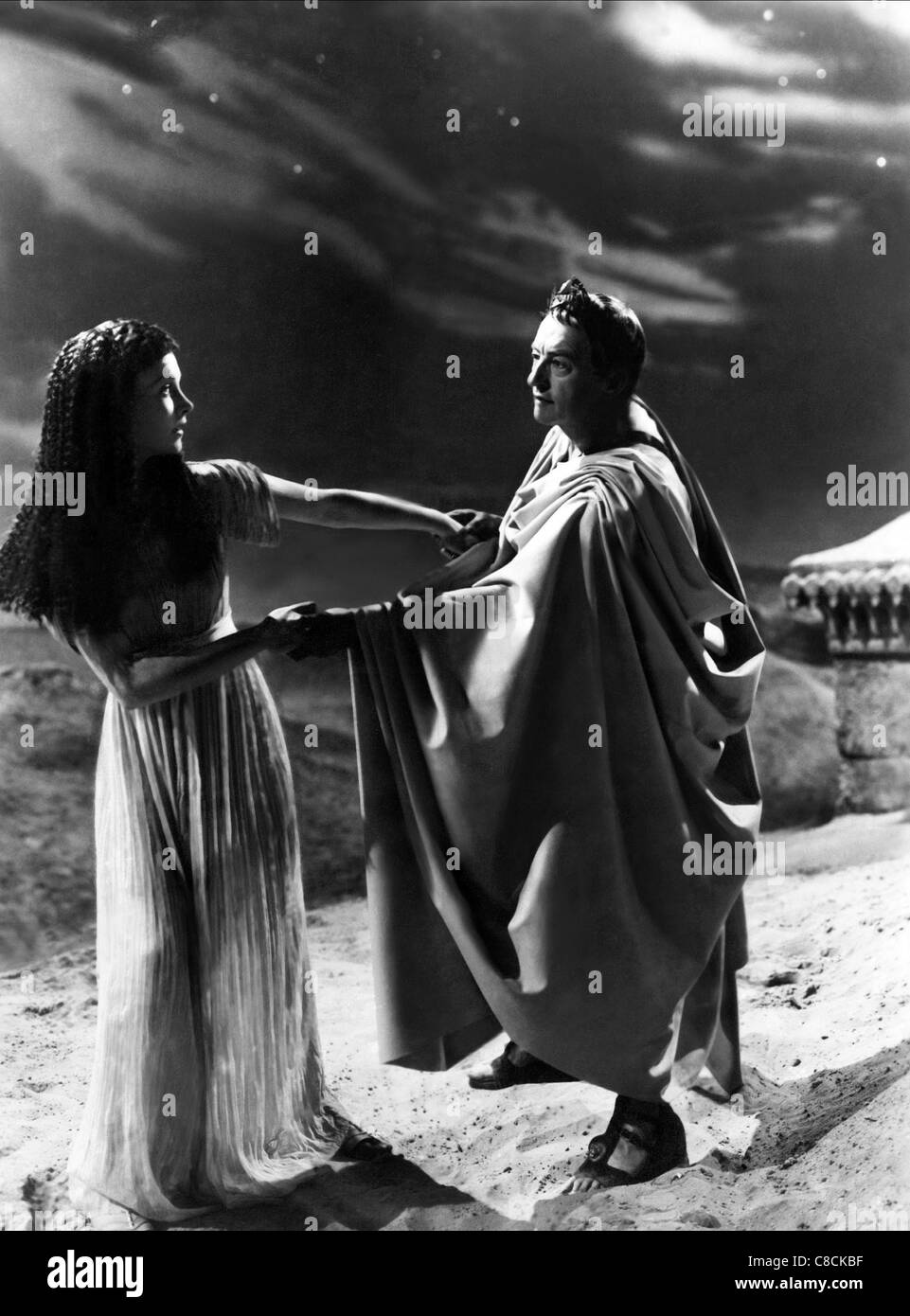 VIVIEN LEIGH, CLAUDE RAINS, CAESAR AND CLEOPATRA, 1945 Stock Photo - Alamy