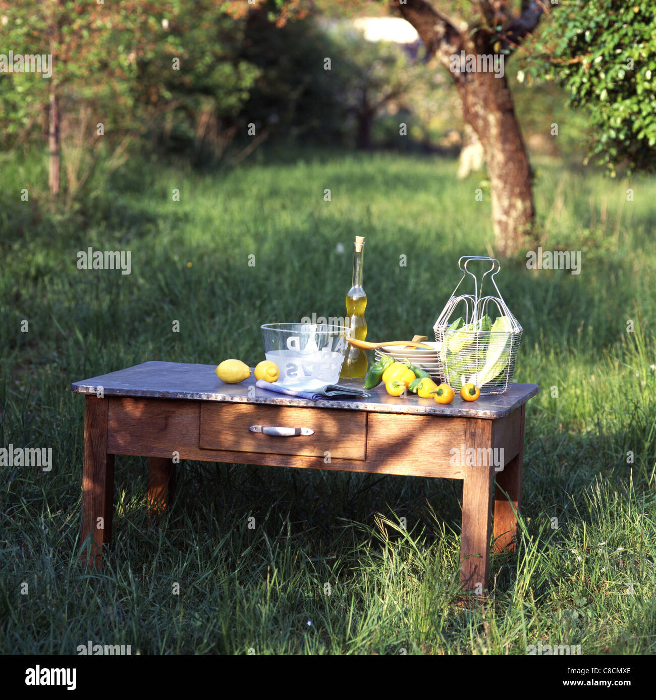 Country setting hi-res stock photography and images - Alamy