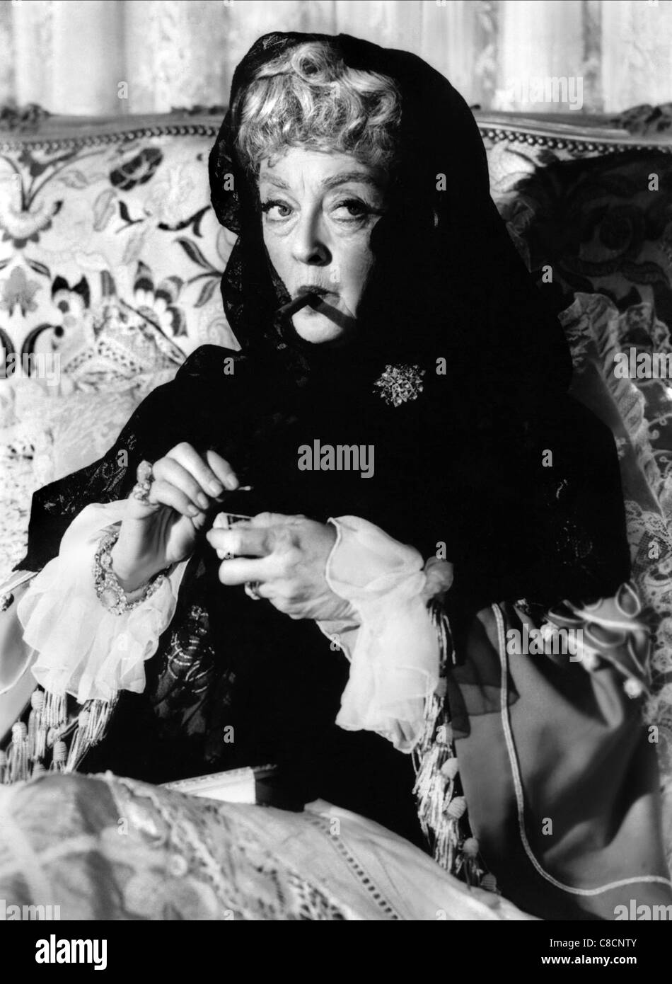 Bette Davis Smoking High Resolution Stock Photography and Images - Alamy