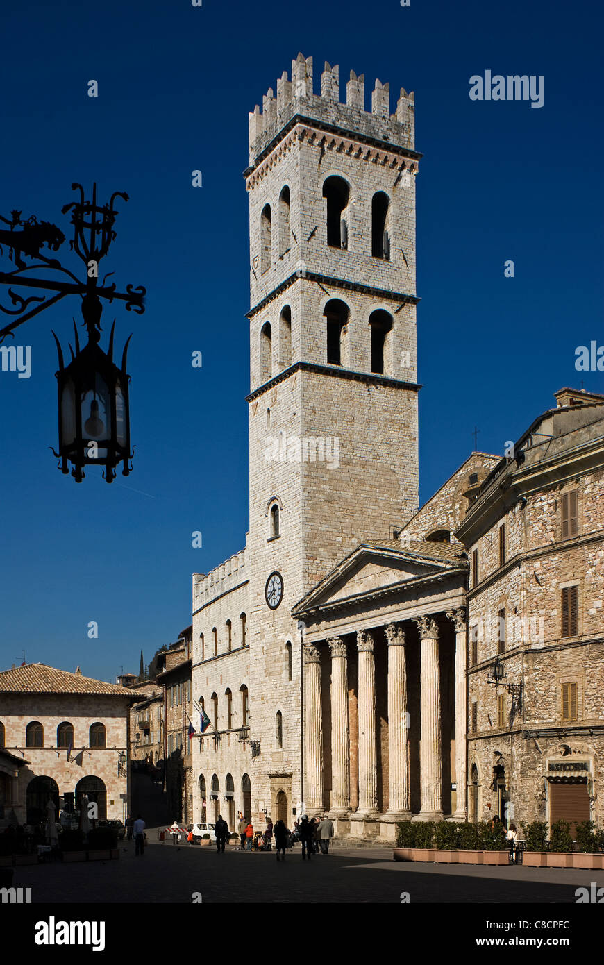 People Tower and Minerva Temple, Piazza del Comune, Assisi, Perugia ...