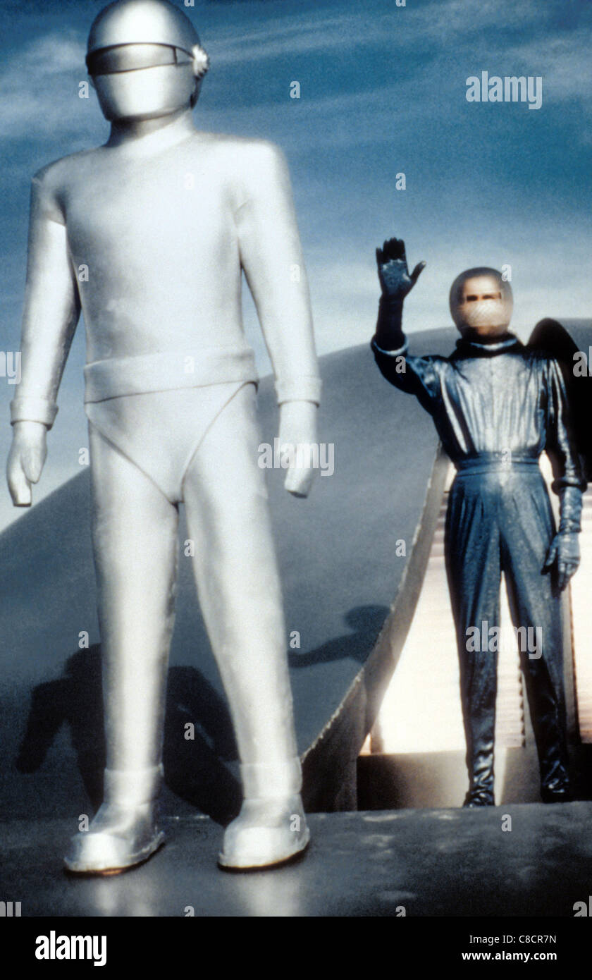 ROBOT SCENE THE DAY THE EARTH STOOD STILL (1951 Stock Photo - Alamy