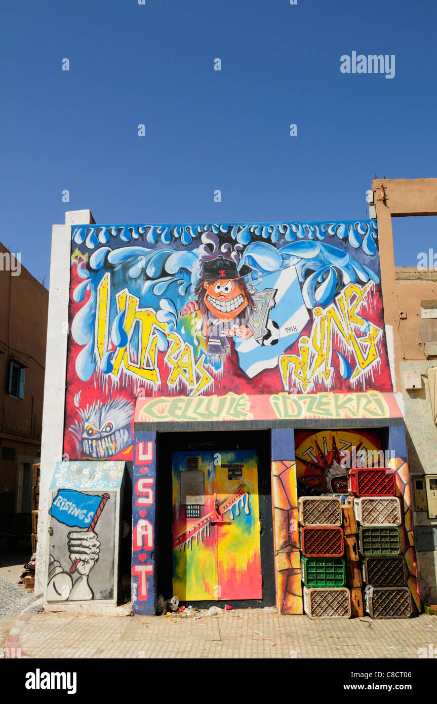 Morocco street graffiti hi-res stock photography and images - Alamy