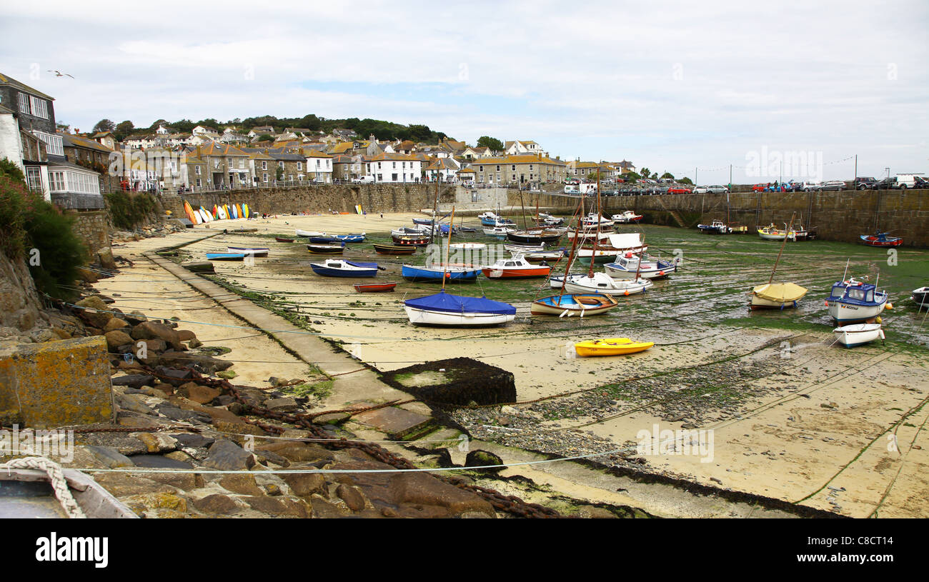 Mousehole cornwall hi-res stock photography and images - Alamy